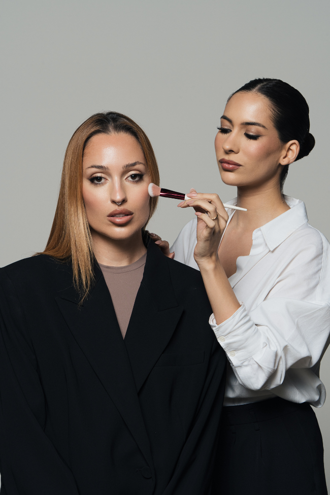 ÈME BEAUTY | UNMATCHED LIPS – Maria Maia Beauty
