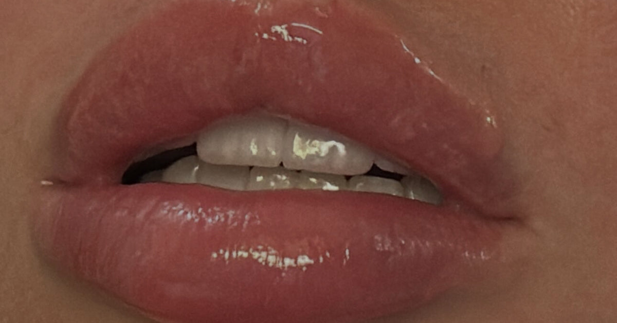 ÈME BEAUTY | UNMATCHED LIPS – Maria Maia Beauty